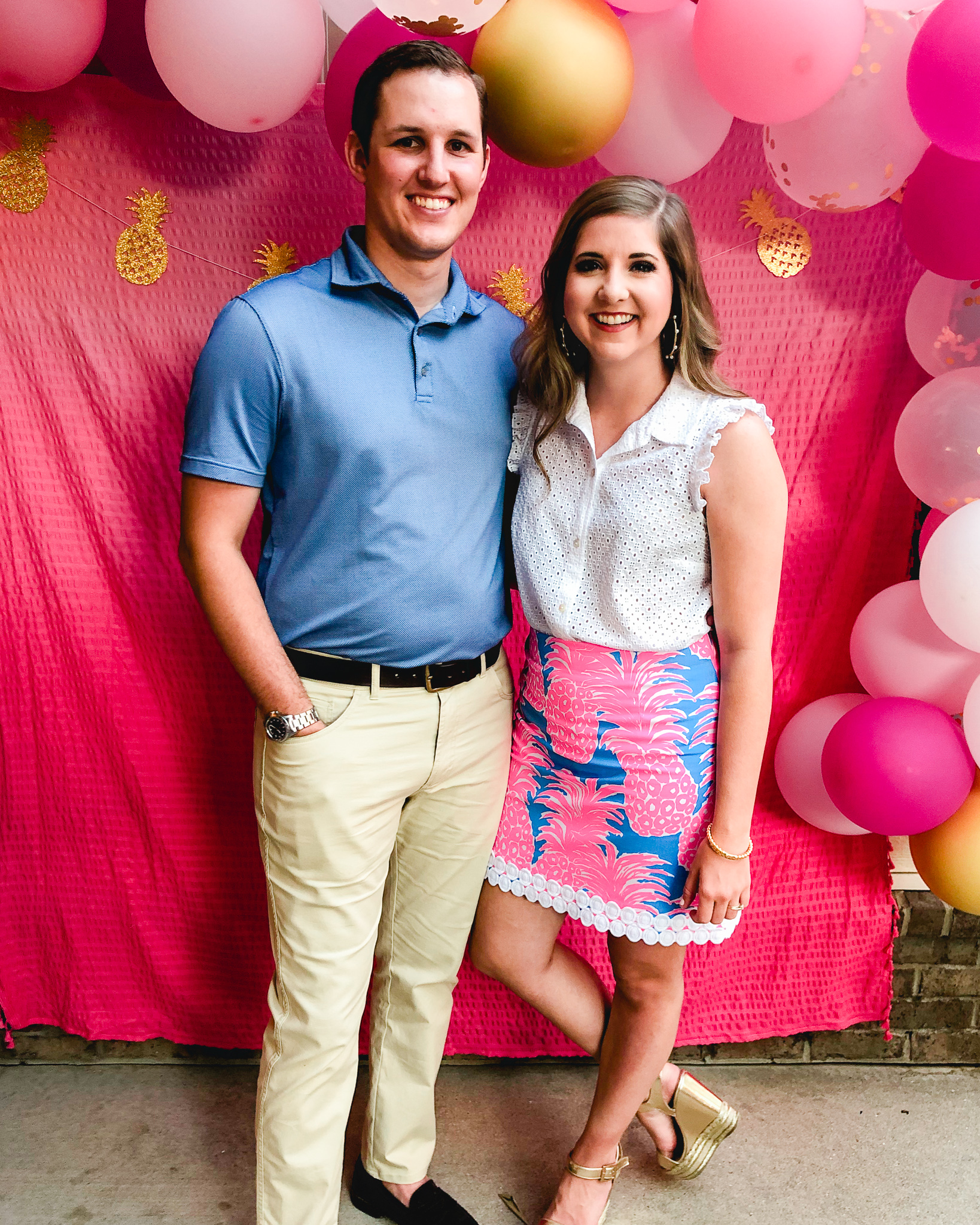 Posing 101 - How To Pose In Front Of The Camera - Thrifty Pineapple