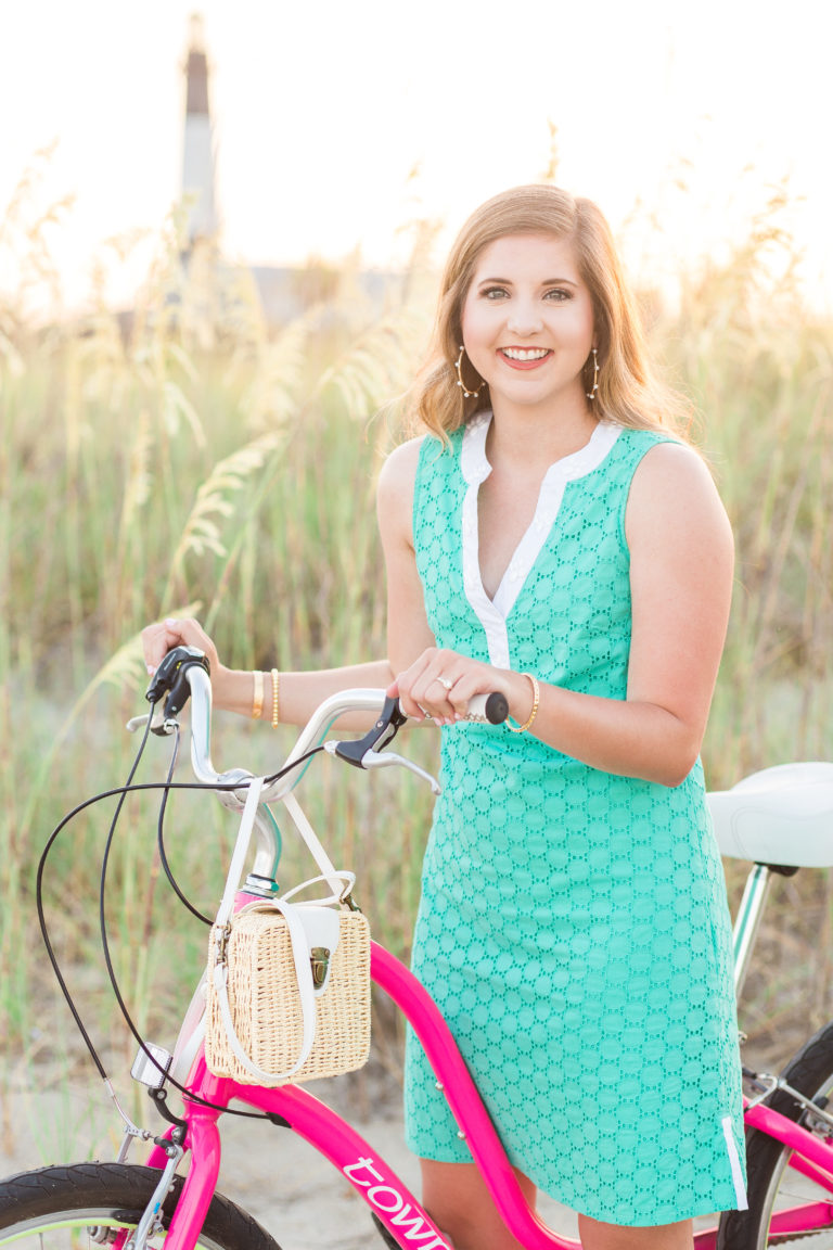 Posing 101 - How To Pose In Front Of The Camera - Thrifty Pineapple