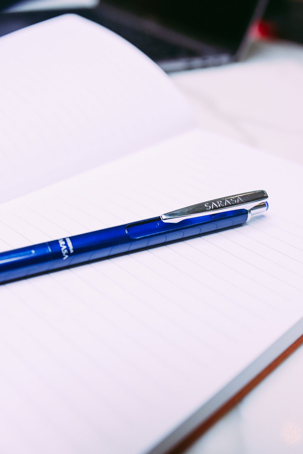 The One Pen I Always Keep In My Bag - Thrifty Pineapple