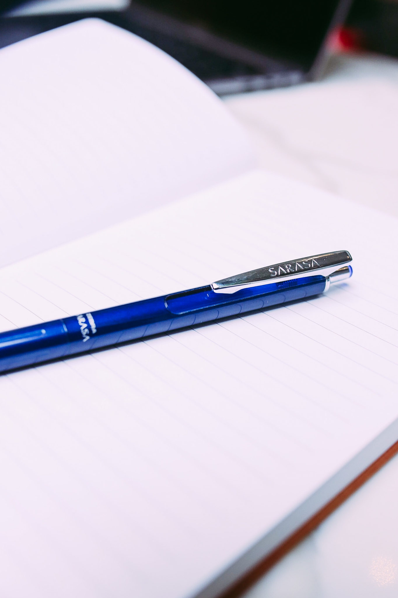 The One Pen I Always Keep In My Bag - Thrifty Pineapple