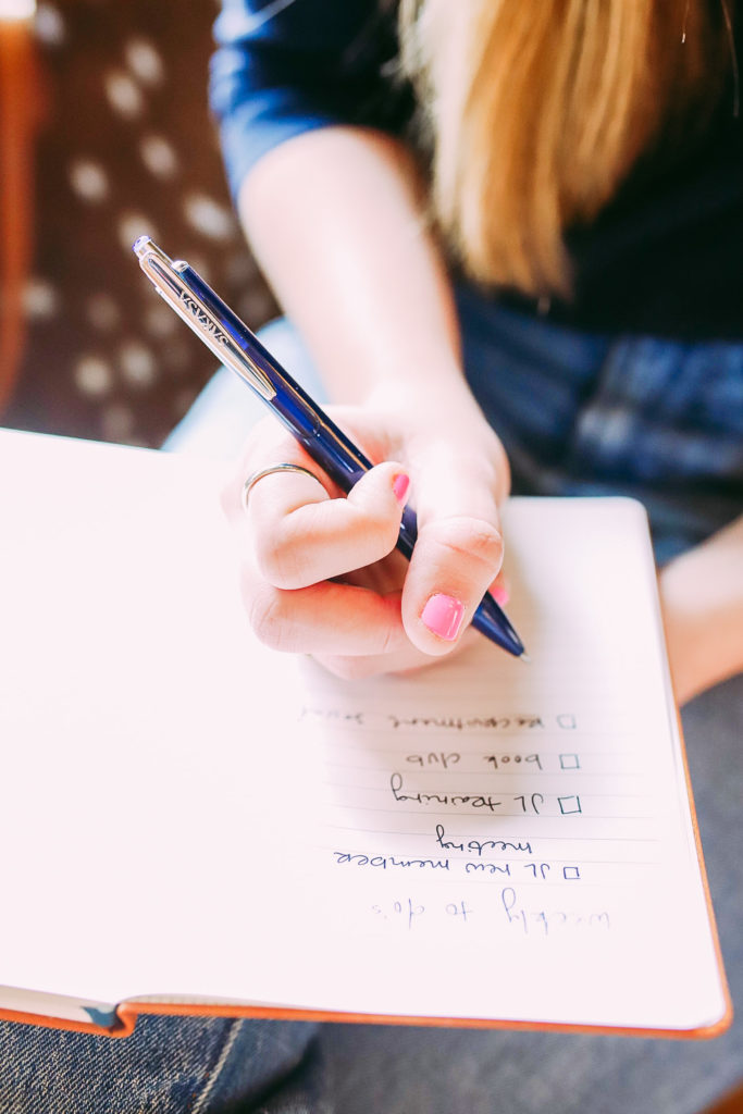 The One Pen I Always Keep In My Bag - Thrifty Pineapple