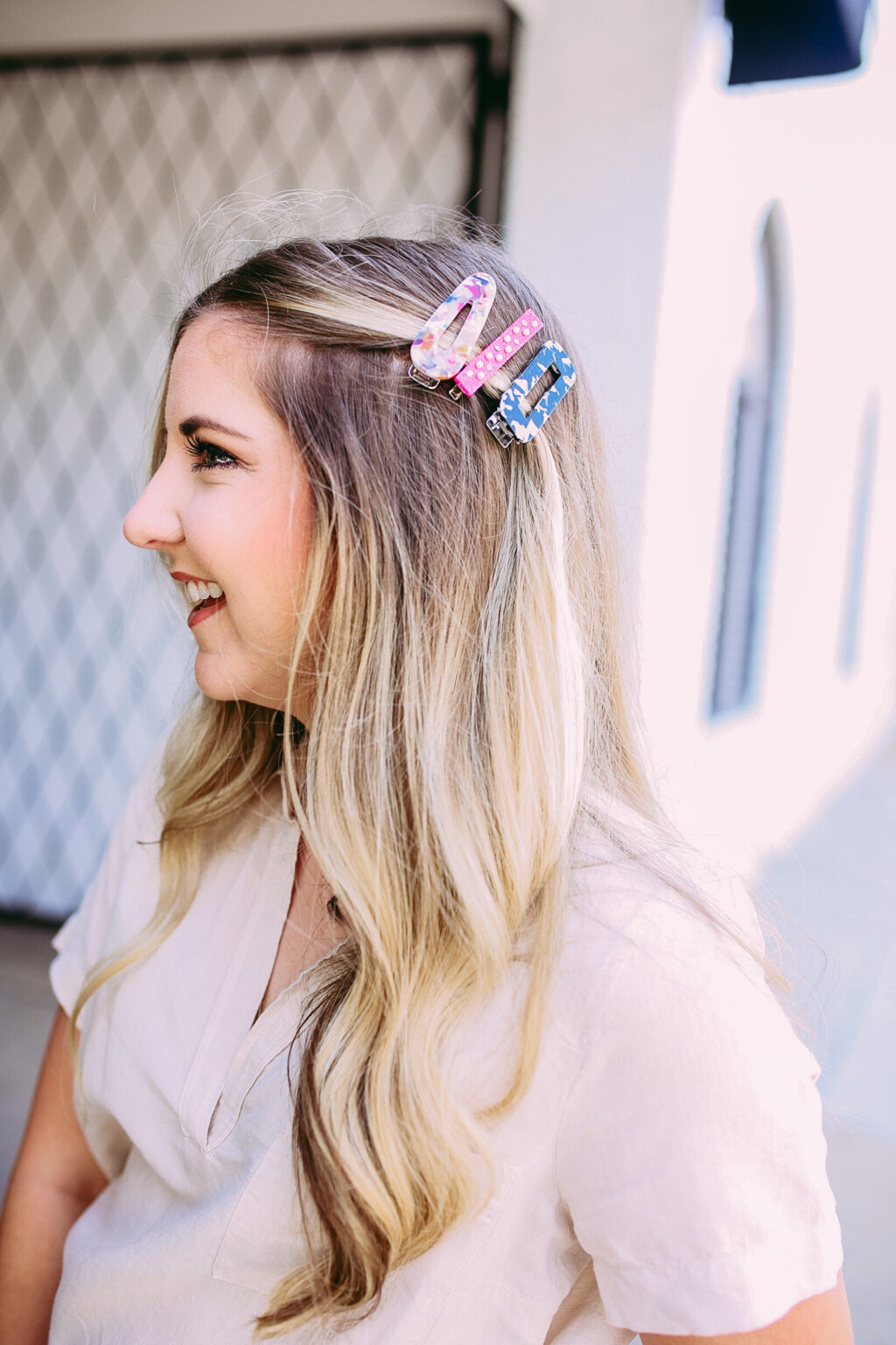 2 Easy Ways To Wear Hair Clips - Thrifty Pineapple