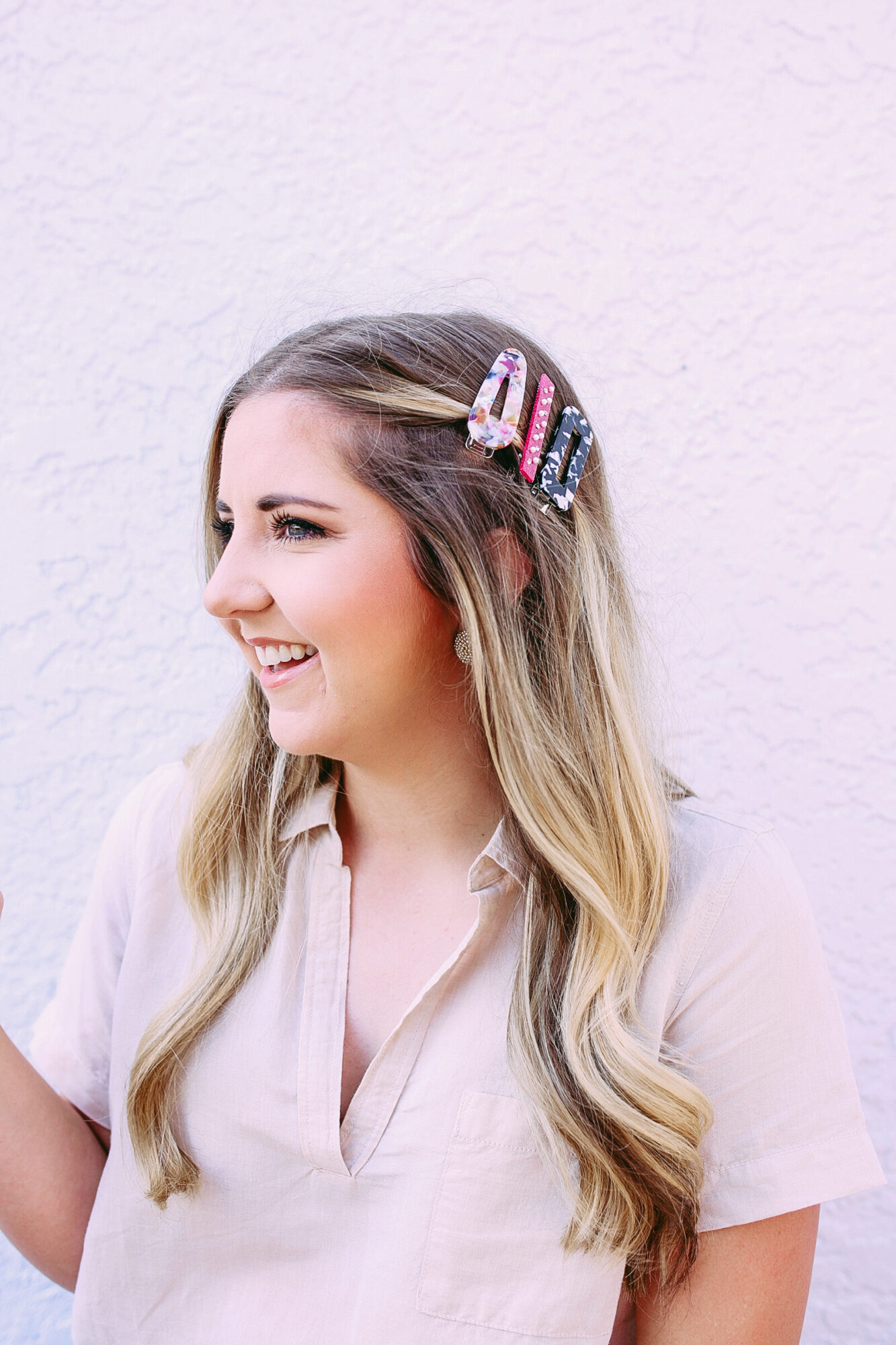 2 Easy Ways To Wear Hair Clips - Thrifty Pineapple